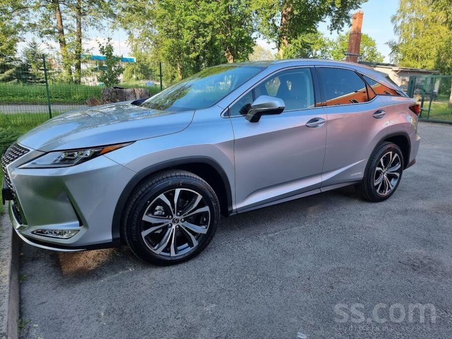 Grey Lexus RX 2022 in Riga, with an engine capacity of 3.50 L and mileage of 51 thousand km for 40000 €, photo 4 on AUTOMOTO.COM.LV