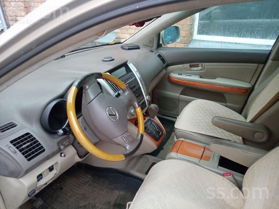 Grey Lexus RX 2005 in Riga, with an engine capacity of 3.30 L and mileage of 225 thousand km for 3700 €, photo 8 on AUTOMOTO.COM.LV