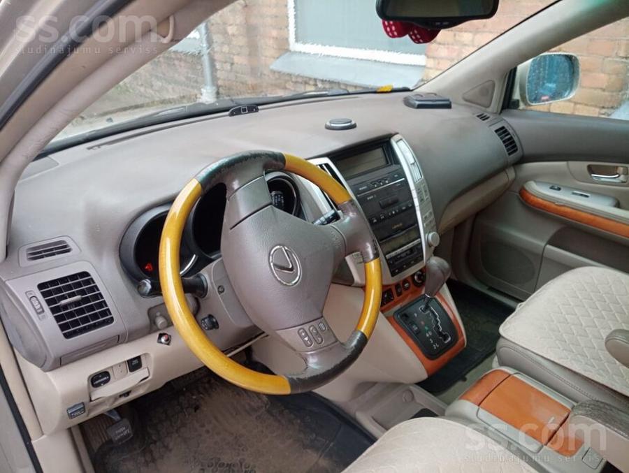 Grey Lexus RX 2005 in Riga, with an engine capacity of 3.30 L and mileage of 225 thousand km for 3700 €, photo 13 on AUTOMOTO.COM.LV