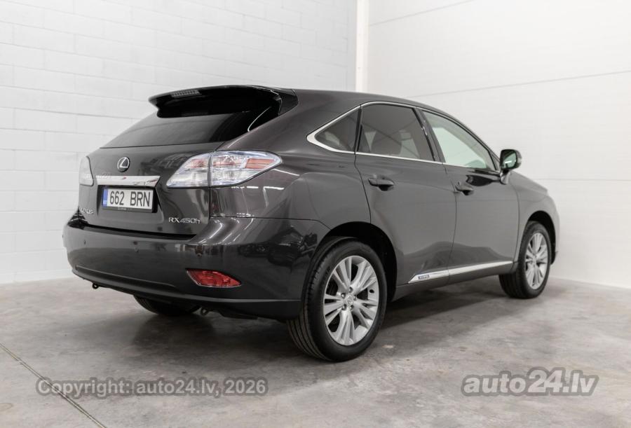 Pelēks Lexus RX 2009 Tallina, ar dzinēja tilpumu 3.50 L un nobraukumu 231 tūkst. km par 10990 €, foto 5 vietnē AUTOMOTO.COM.LV