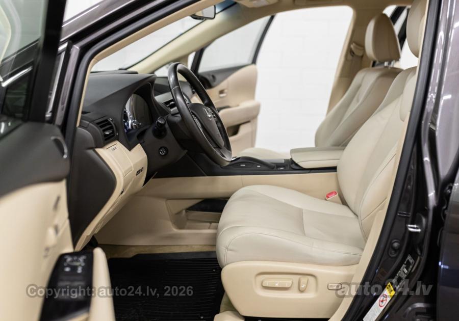 Pelēks Lexus RX 2009 Tallina, ar dzinēja tilpumu 3.50 L un nobraukumu 231 tūkst. km par 10990 €, foto 10 vietnē AUTOMOTO.COM.LV