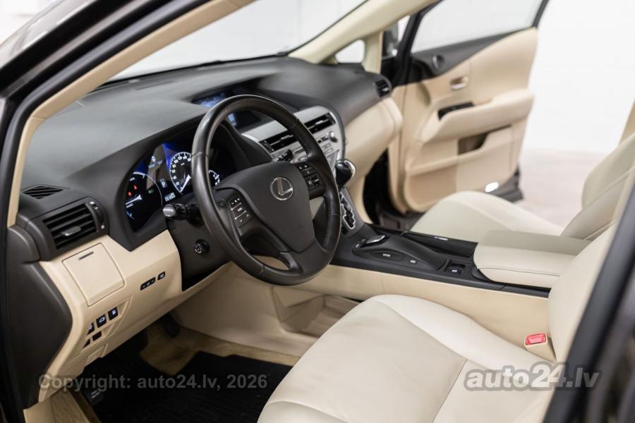 Pelēks Lexus RX 2009 Tallina, ar dzinēja tilpumu 3.50 L un nobraukumu 231 tūkst. km par 10990 €, foto 11 vietnē AUTOMOTO.COM.LV