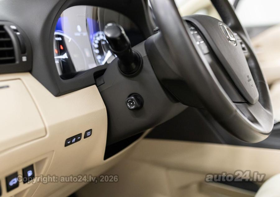 Pelēks Lexus RX 2009 Tallina, ar dzinēja tilpumu 3.50 L un nobraukumu 231 tūkst. km par 10990 €, foto 19 vietnē AUTOMOTO.COM.LV