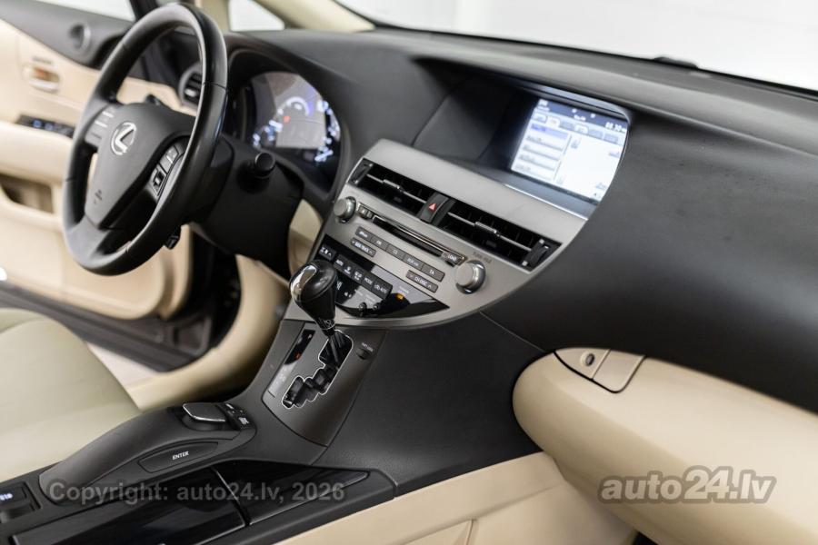 Pelēks Lexus RX 2009 Tallina, ar dzinēja tilpumu 3.50 L un nobraukumu 231 tūkst. km par 10990 €, foto 23 vietnē AUTOMOTO.COM.LV