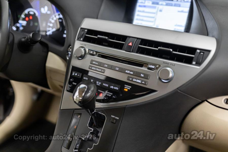 Pelēks Lexus RX 2009 Tallina, ar dzinēja tilpumu 3.50 L un nobraukumu 231 tūkst. km par 10990 €, foto 24 vietnē AUTOMOTO.COM.LV