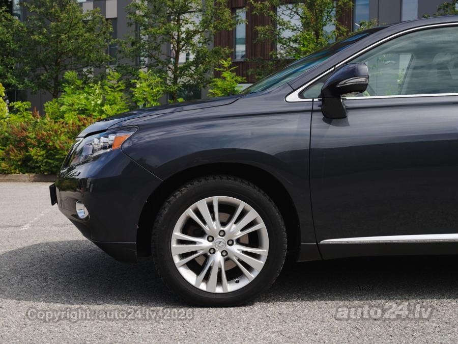 Grey Lexus RX 2009 in Tallinn, with an engine capacity of 3.50 L and mileage of 213 thousand km for 15500 €, photo 10 on AUTOMOTO.COM.LV
