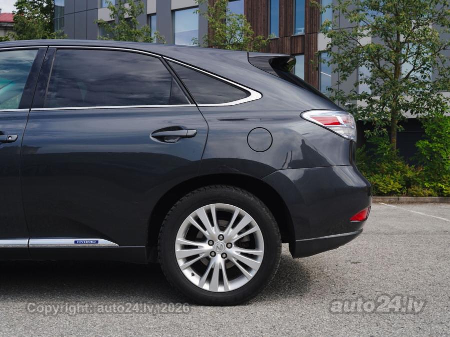 Grey Lexus RX 2009 in Tallinn, with an engine capacity of 3.50 L and mileage of 213 thousand km for 15500 €, photo 11 on AUTOMOTO.COM.LV