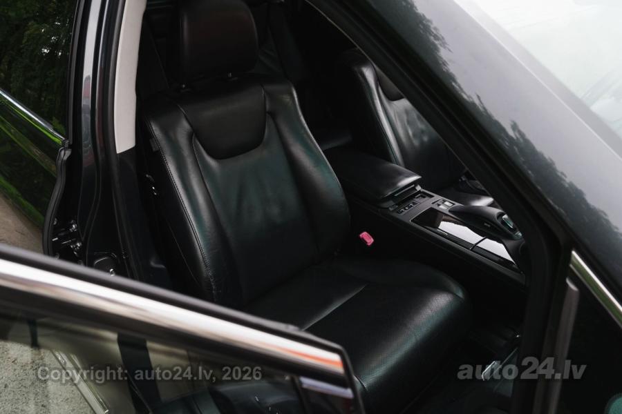 Grey Lexus RX 2009 in Tallinn, with an engine capacity of 3.50 L and mileage of 213 thousand km for 15500 €, photo 17 on AUTOMOTO.COM.LV