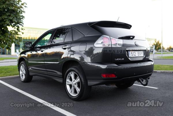 Lexus RX 2009 in Tallinn on AUTOMOTO.COM.LV Grey Lexus RX 2009 in Tallinn, with an engine capacity of 3.30 L and mileage of 271 thousand km for 5499 €, photo 5 on AUTOMOTO.COM.LV