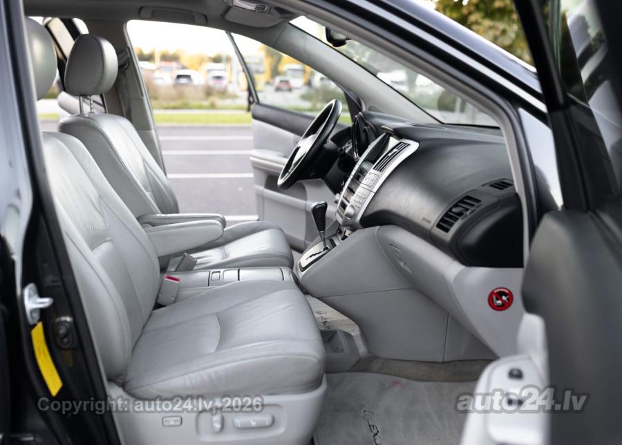 Pelēks Lexus RX 2009 Tallina, ar dzinēja tilpumu 3.30 L un nobraukumu 271 tūkst. km par 5499 €, foto 13 vietnē AUTOMOTO.COM.LV
