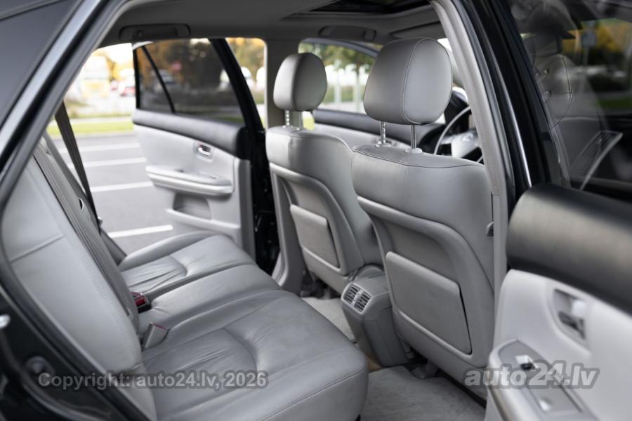 Pelēks Lexus RX 2009 Tallina, ar dzinēja tilpumu 3.30 L un nobraukumu 271 tūkst. km par 5499 €, foto 14 vietnē AUTOMOTO.COM.LV