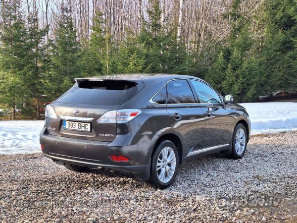 Pelēks Lexus RX 2010 Otepē, ar dzinēja tilpumu 3.50 L un nobraukumu 256 tūkst. km par 13490 €, foto 5 vietnē AUTOMOTO.COM.LV