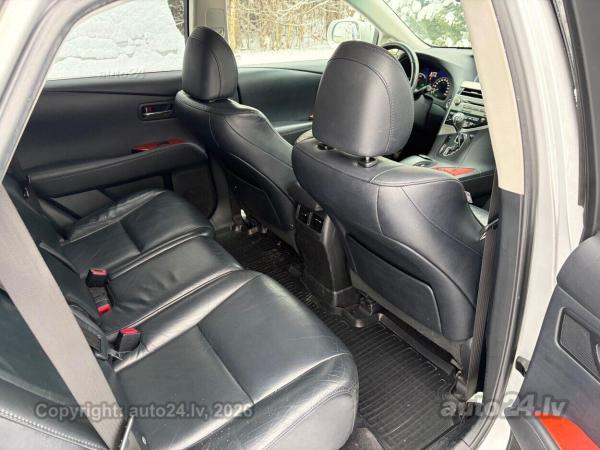 Серый Лексус РХ 2012 в Пярну, объемом двигателя 3.50 л и пробегом 375 тыс. км за 9990 €, фото 11 на AUTOMOTO.COM.LV