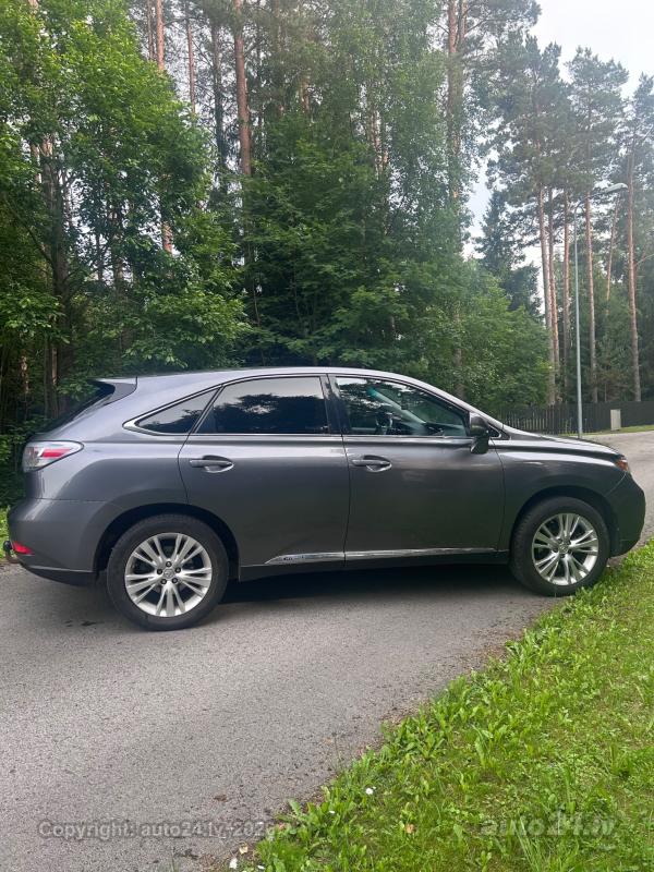 Pelēks Lexus RX 2012 Tallina, ar dzinēja tilpumu 3.50 L un nobraukumu 260 tūkst. km par 13200 €, foto 3 vietnē AUTOMOTO.COM.LV