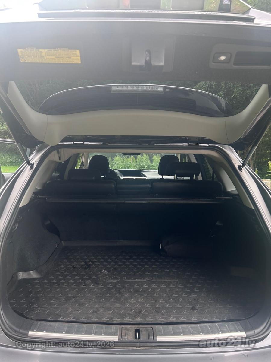 Grey Lexus RX 2012 in Tallinn, with an engine capacity of 3.50 L and mileage of 260 thousand km for 13200 €, photo 11 on AUTOMOTO.COM.LV