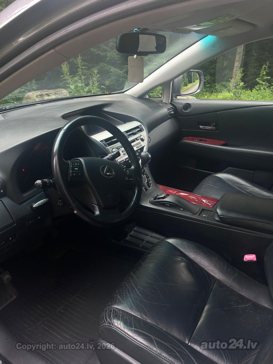 Grey Lexus RX 2012 in Tallinn, with an engine capacity of 3.50 L and mileage of 260 thousand km for 13200 €, photo 13 on AUTOMOTO.COM.LV