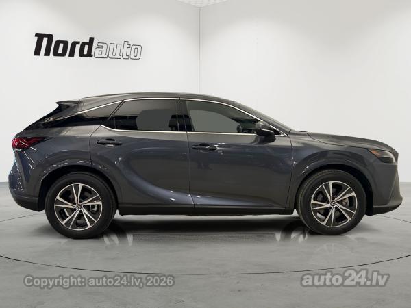 Grey Lexus RX 2023 in Tallinn, with an engine capacity of 2.50 L and mileage of 11 thousand km for 60900 €, photo 4 on AUTOMOTO.COM.LV