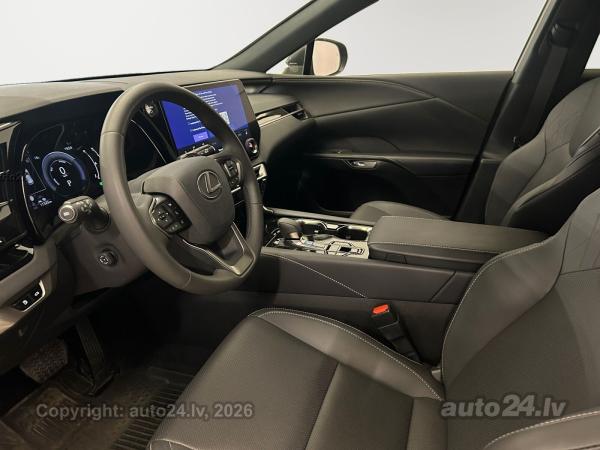 Grey Lexus RX 2023 in Tallinn, with an engine capacity of 2.50 L and mileage of 11 thousand km for 60900 €, photo 7 on AUTOMOTO.COM.LV