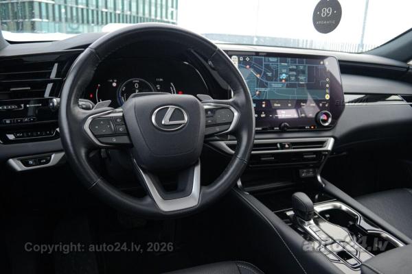 Pelēks Lexus RX 2024 Tallina, ar dzinēja tilpumu 2.50 L un nobraukumu 21 tūkst. km par 72000 €, foto 11 vietnē AUTOMOTO.COM.LV