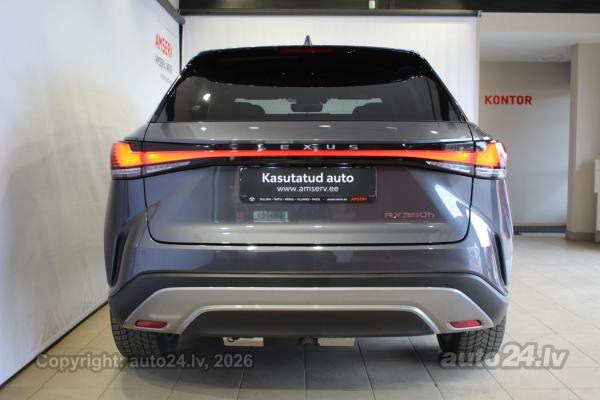 Pelēks Lexus RX 2024 Tallina, ar dzinēja tilpumu 2.50 L un nobraukumu 39 tūkst. km par 65690 €, foto 4 vietnē AUTOMOTO.COM.LV
