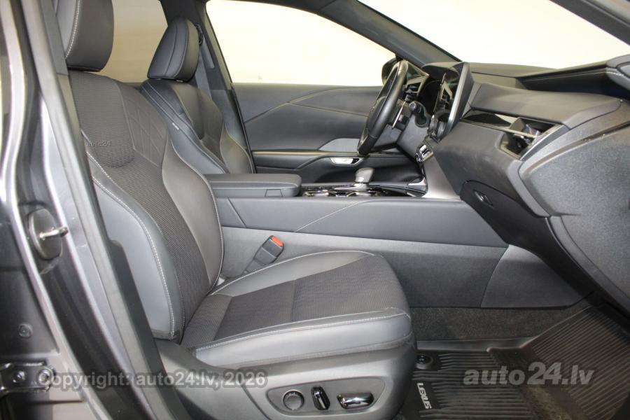 Grey Lexus RX 2024 in Tallinn, with an engine capacity of 2.50 L and mileage of 39 thousand km for 65690 €, photo 7 on AUTOMOTO.COM.LV