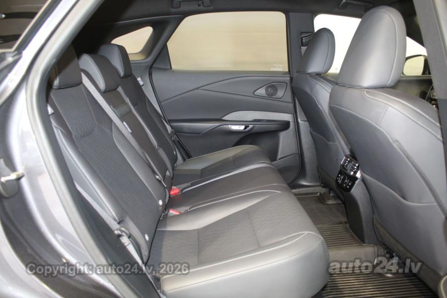 Grey Lexus RX 2024 in Tallinn, with an engine capacity of 2.50 L and mileage of 39 thousand km for 65690 €, photo 8 on AUTOMOTO.COM.LV