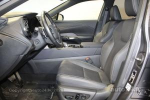 Grey Lexus RX 2024 in Tallinn, with an engine capacity of 2.50 L and mileage of 39 thousand km for 65690 €, photo 13 on AUTOMOTO.COM.LV