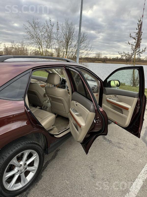 Red Lexus RX 2008 in Riga, with an engine capacity of 3.50 L and mileage of 118 thousand km for 8300 €, photo 3 on AUTOMOTO.COM.LV