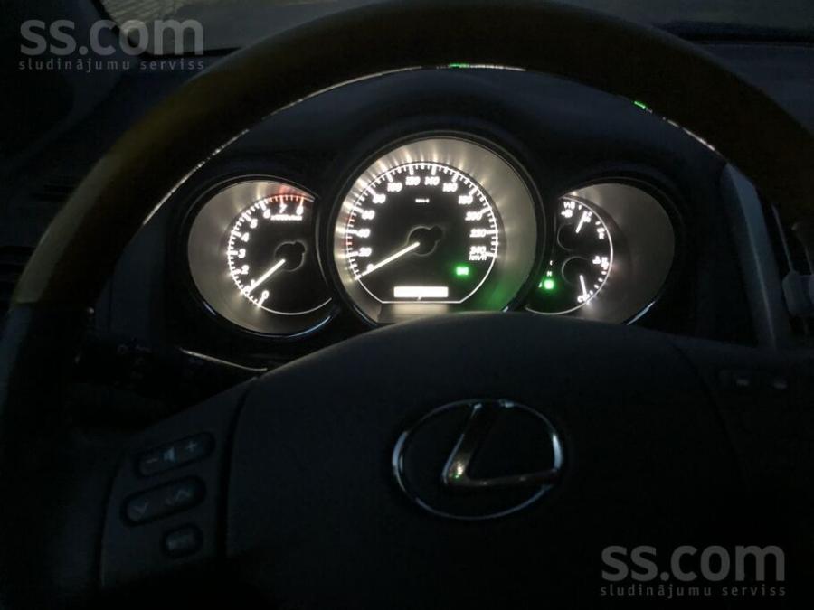 Red Lexus RX 2008 in Riga, with an engine capacity of 3.50 L and mileage of 118 thousand km for 8300 €, photo 7 on AUTOMOTO.COM.LV