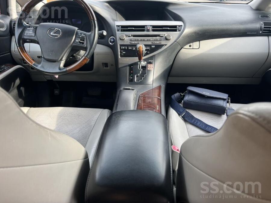Red Lexus RX 2009 in Jurmala, with an engine capacity of 3.50 L and mileage of 318 thousand km for 8200 €, photo 12 on AUTOMOTO.COM.LV
