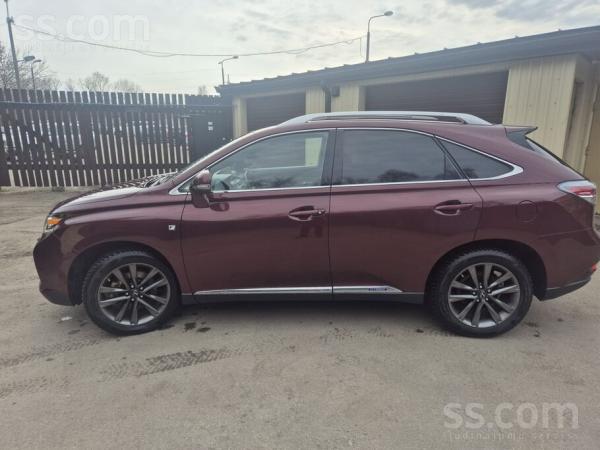 Red Lexus RX 2014 in Riga, with an engine capacity of 3.50 L and mileage of 260 thousand km for 22000 €, photo 4 on AUTOMOTO.COM.LV