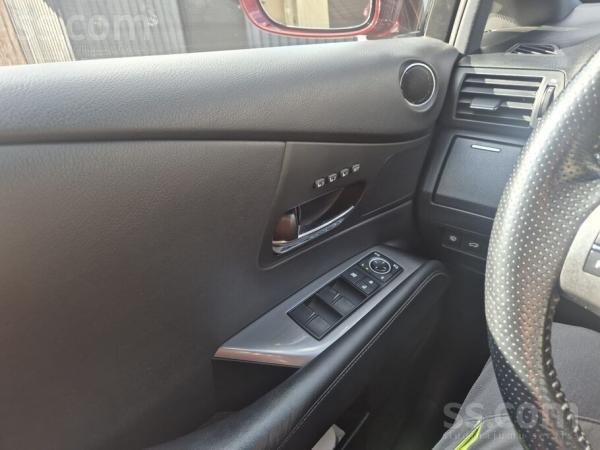 Red Lexus RX 2014 in Riga, with an engine capacity of 3.50 L and mileage of 260 thousand km for 22000 €, photo 5 on AUTOMOTO.COM.LV