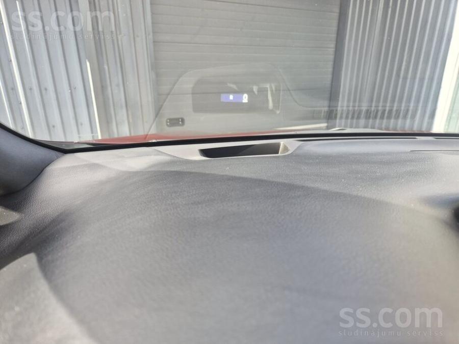 Red Lexus RX 2014 in Riga, with an engine capacity of 3.50 L and mileage of 260 thousand km for 22000 €, photo 11 on AUTOMOTO.COM.LV