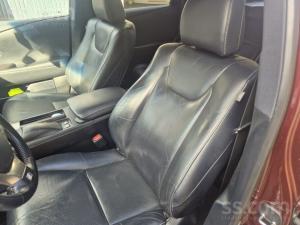 Red Lexus RX 2014 in Riga, with an engine capacity of 3.50 L and mileage of 260 thousand km for 22000 €, photo 22 on AUTOMOTO.COM.LV