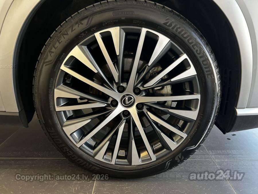 Lexus RX 2024 Tallina, ar dzinēja tilpumu 2.50 L un nobraukumu 27 tūkst. km par 68900 €, foto 8 vietnē AUTOMOTO.COM.LV