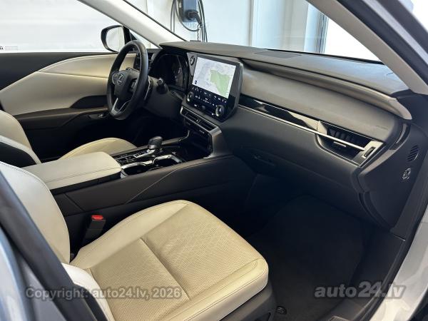 Lexus RX 2024 Tallina, ar dzinēja tilpumu 2.50 L un nobraukumu 27 tūkst. km par 68900 €, foto 8 vietnē AUTOMOTO.COM.LV