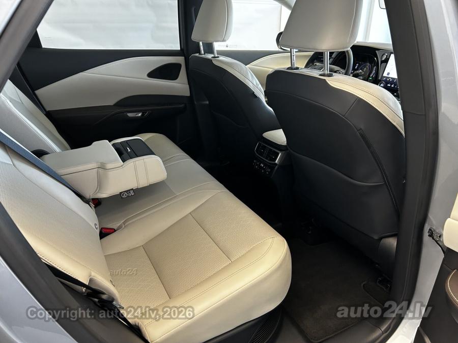 Lexus RX 2024 Tallina, ar dzinēja tilpumu 2.50 L un nobraukumu 27 tūkst. km par 68900 €, foto 10 vietnē AUTOMOTO.COM.LV