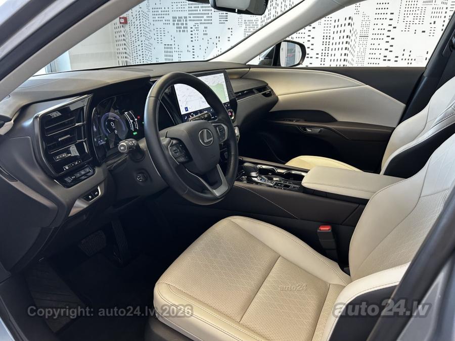 Lexus RX 2024 Tallina, ar dzinēja tilpumu 2.50 L un nobraukumu 27 tūkst. km par 68900 €, foto 14 vietnē AUTOMOTO.COM.LV