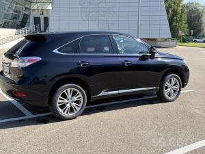 Violets Lexus RX 2010 Rīga, ar dzinēja tilpumu 3.50 L un nobraukumu 198 tūkst. km par 11200 €, foto  vietnē AUTOMOTO.COM.LV