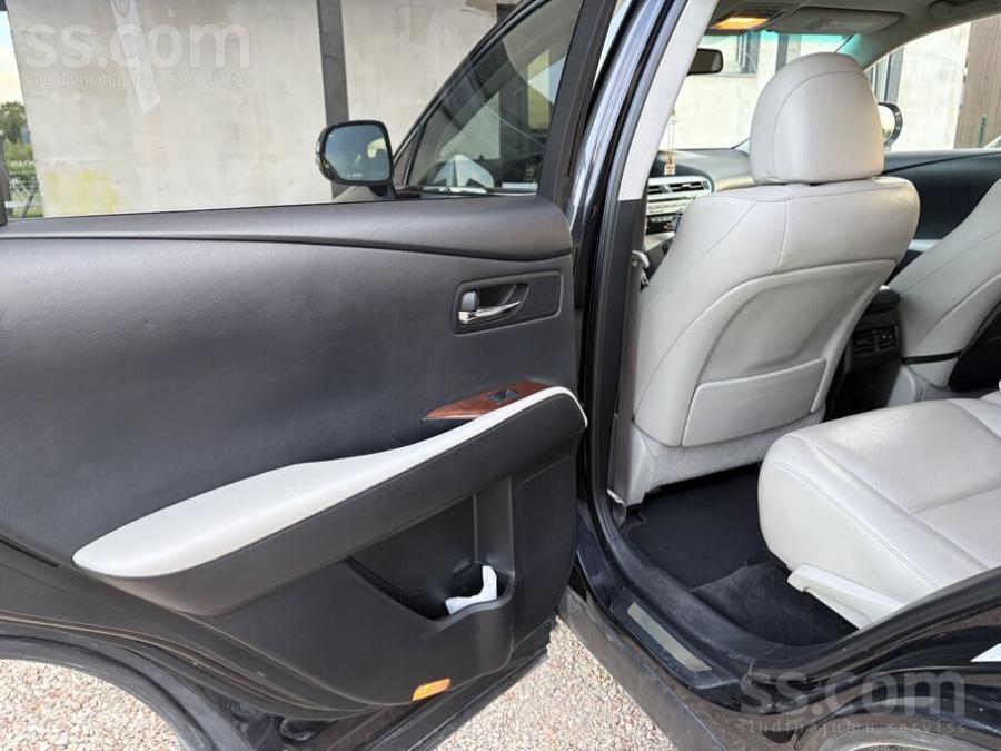 Violets Lexus RX 2010 Rīga, ar dzinēja tilpumu 3.50 L un nobraukumu 198 tūkst. km par 11200 €, foto 18 vietnē AUTOMOTO.COM.LV