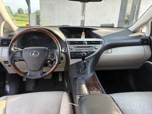 Violets Lexus RX 2010 Rīga, ar dzinēja tilpumu 3.50 L un nobraukumu 198 tūkst. km par 11200 €, foto 24 vietnē AUTOMOTO.COM.LV