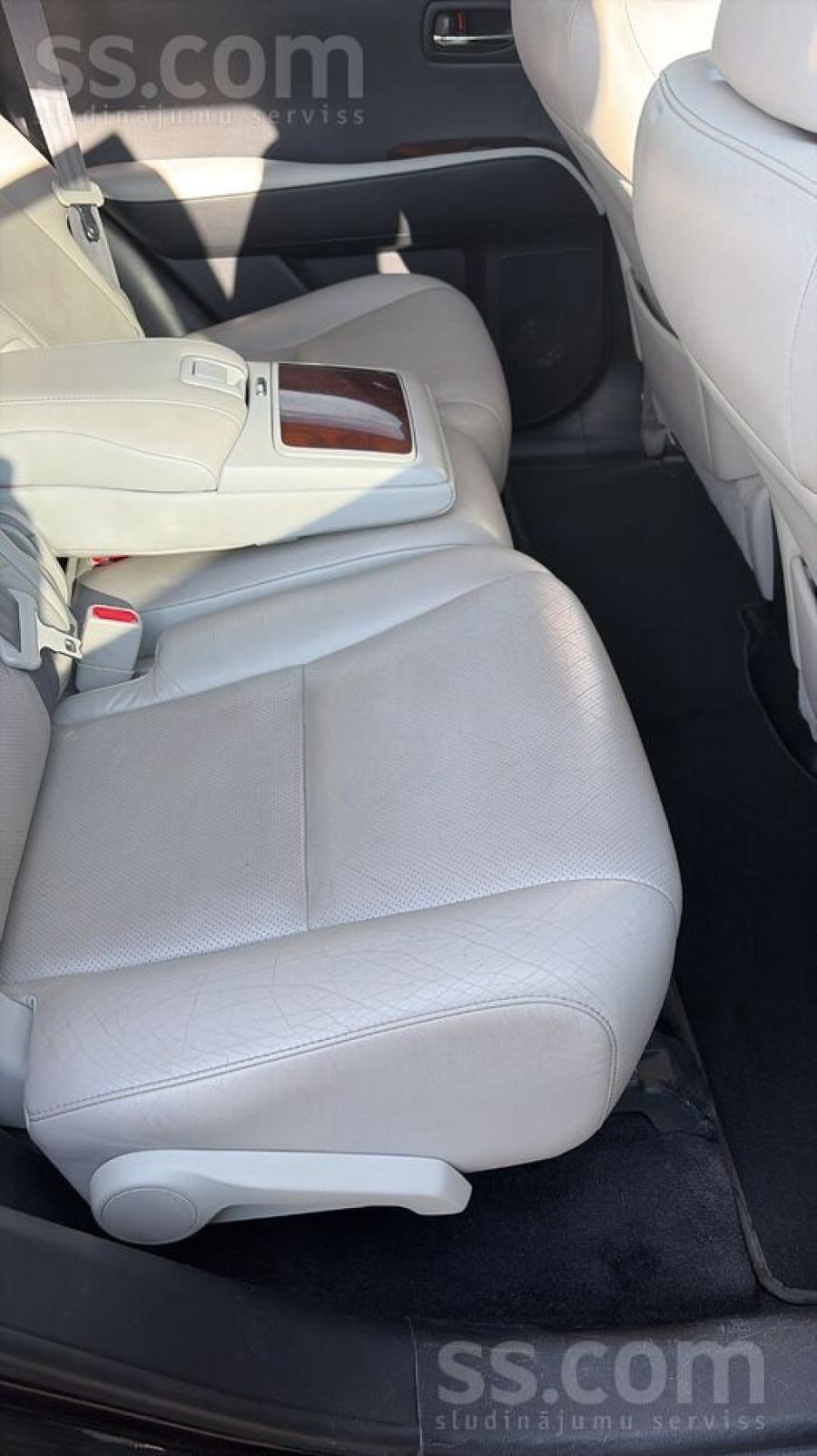 Violets Lexus RX 2010 Rīga, ar dzinēja tilpumu 3.50 L un nobraukumu 198 tūkst. km par 11200 €, foto 28 vietnē AUTOMOTO.COM.LV
