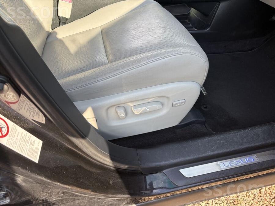 Violets Lexus RX 2010 Rīga, ar dzinēja tilpumu 3.50 L un nobraukumu 198 tūkst. km par 11200 €, foto 33 vietnē AUTOMOTO.COM.LV