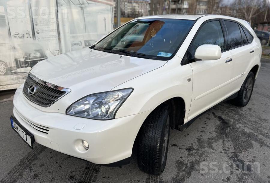 White Lexus RX 2008 in Riga, with an engine capacity of 3.50 L and mileage of 300 thousand km for 5900 €, photo 4 on AUTOMOTO.COM.LV