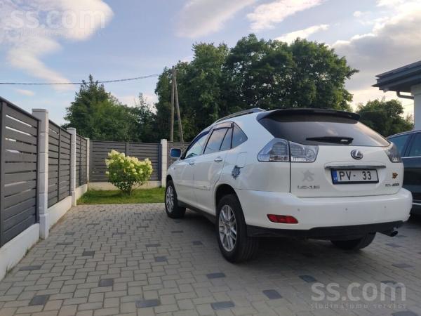 White Lexus RX 2008 in Daugavpils, with an engine capacity of 3.30 L and mileage of 193 thousand km for 8150 €, photo 1 on AUTOMOTO.COM.LV