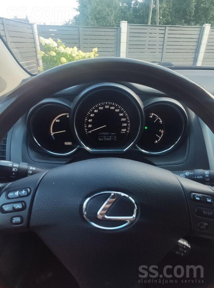 White Lexus RX 2008 in Daugavpils, with an engine capacity of 3.30 L and mileage of 193 thousand km for 8150 €, photo 3 on AUTOMOTO.COM.LV