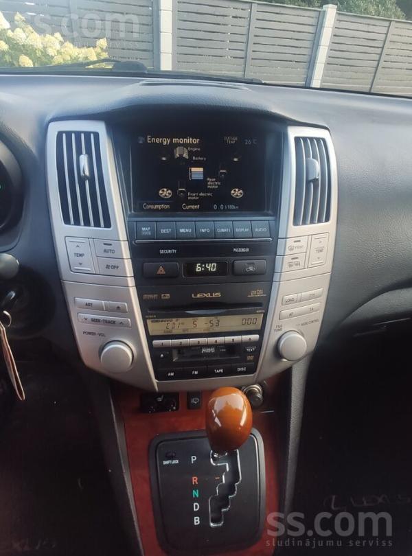 White Lexus RX 2008 in Daugavpils, with an engine capacity of 3.30 L and mileage of 193 thousand km for 8150 €, photo 3 on AUTOMOTO.COM.LV