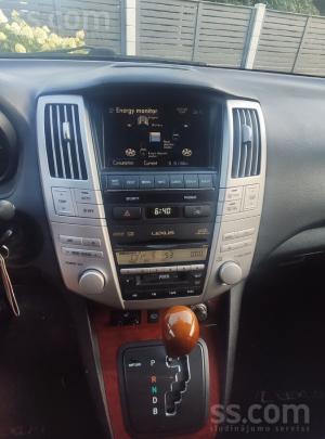White Lexus RX 2008 in Daugavpils, with an engine capacity of 3.30 L and mileage of 193 thousand km for 8150 €, photo 4 on AUTOMOTO.COM.LV