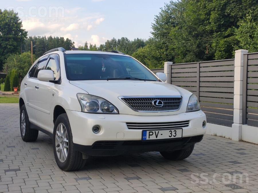 White Lexus RX 2008 in Daugavpils, with an engine capacity of 3.30 L and mileage of 193 thousand km for 8150 €, photo 5 on AUTOMOTO.COM.LV