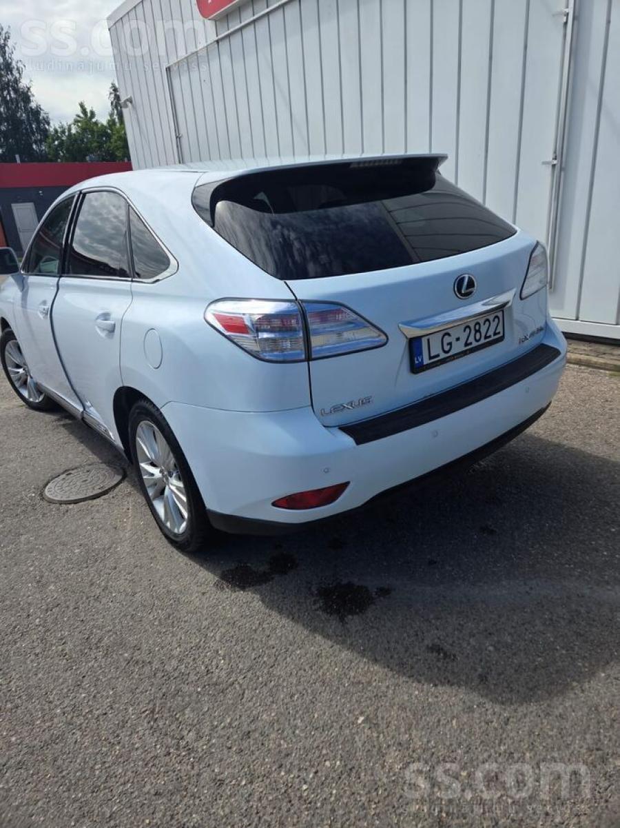 Balts Lexus RX 2009 Rīga, ar dzinēja tilpumu 3.50 L un nobraukumu 270 tūkst. km par 9000 €, foto 4 vietnē AUTOMOTO.COM.LV